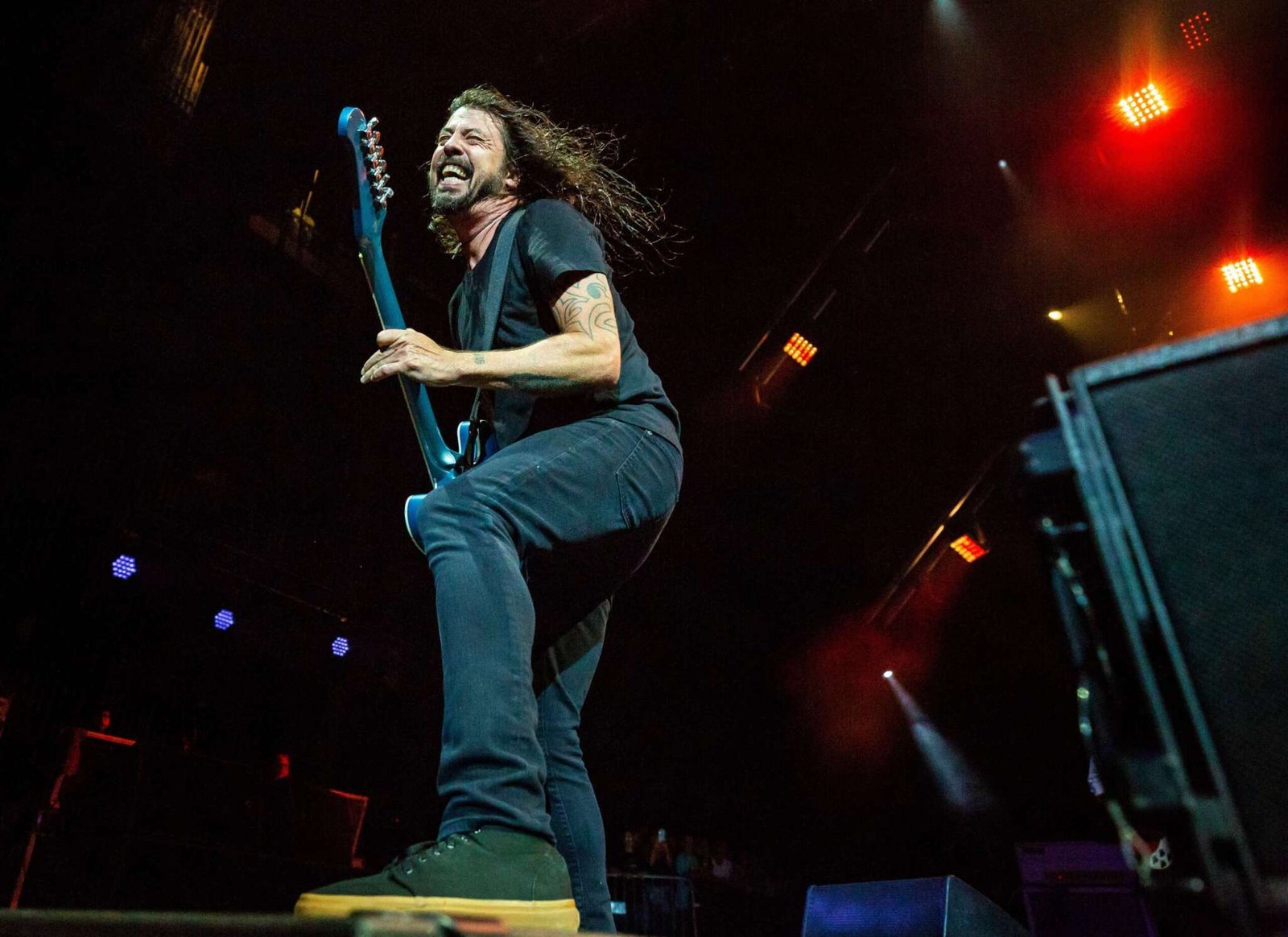 A Statue of Dave Grohl Now Exists in Washington D.C. | Digital Noise ...