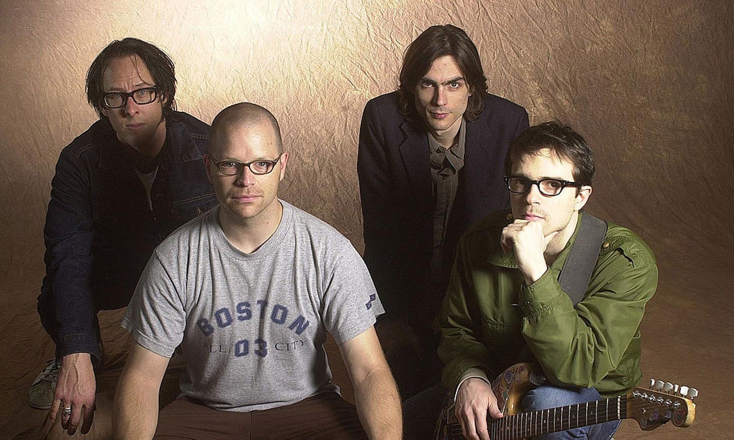 Vevo Footnotes Celebrates Weezer’s ‘Buddy Holly’ As The ‘Blue Album ...
