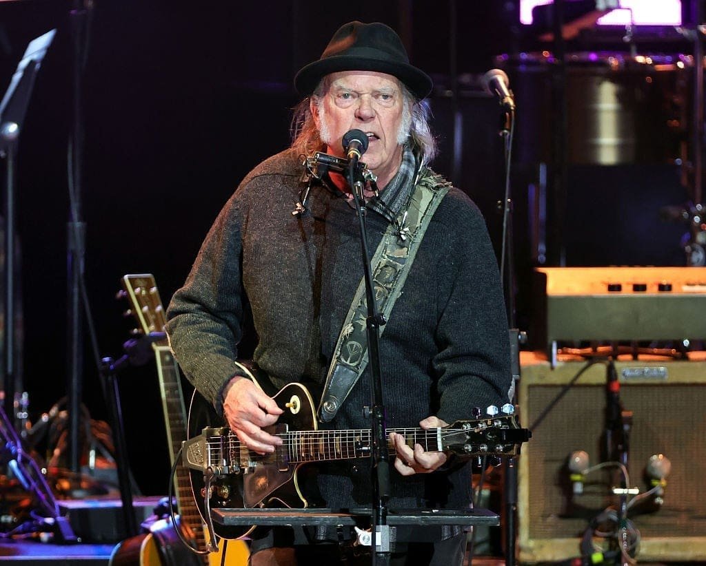 Neil Young Performs Anti-Corporate Anthem at Budweiser Stage in Toronto ...